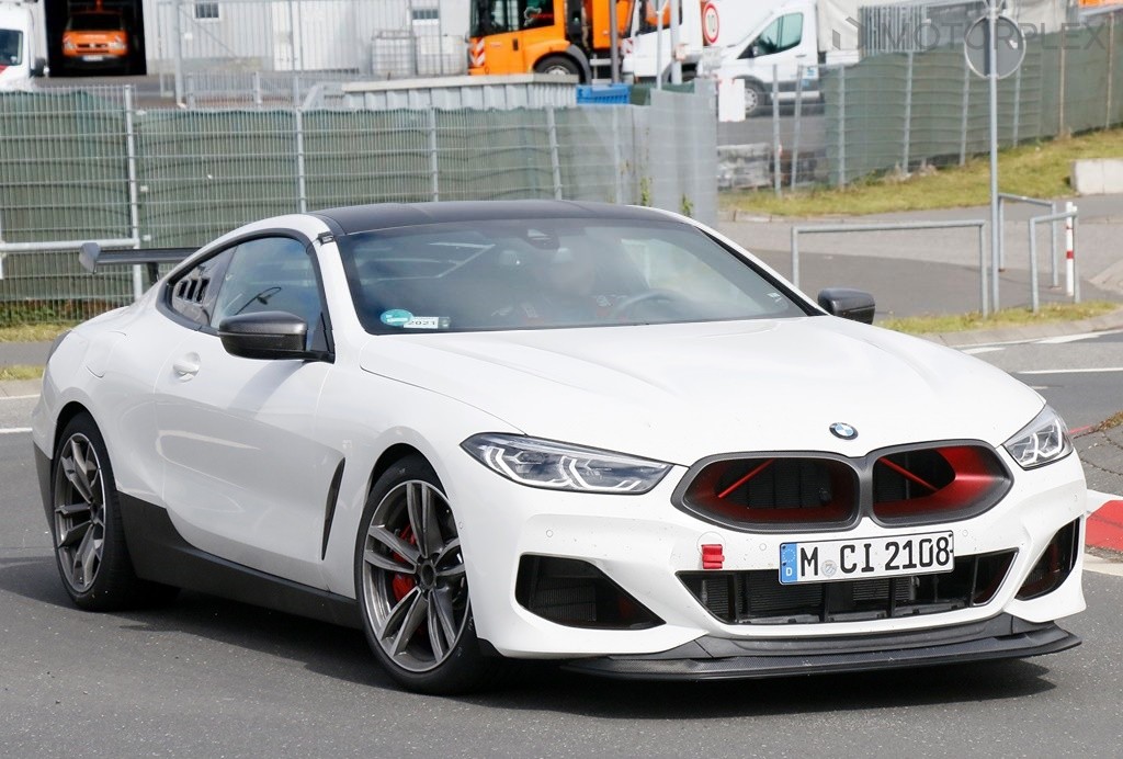 BMW M8 CSL 스파이샷 포착, 모터팬 기대감 최고조