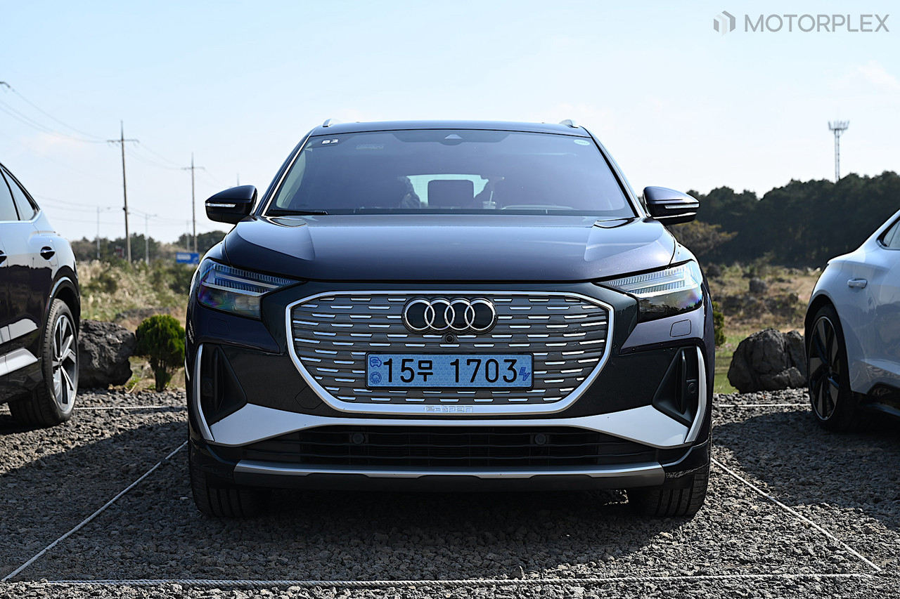 [모플시승] 아우디 Q4 e-트론, 미완의 프리미엄 EV