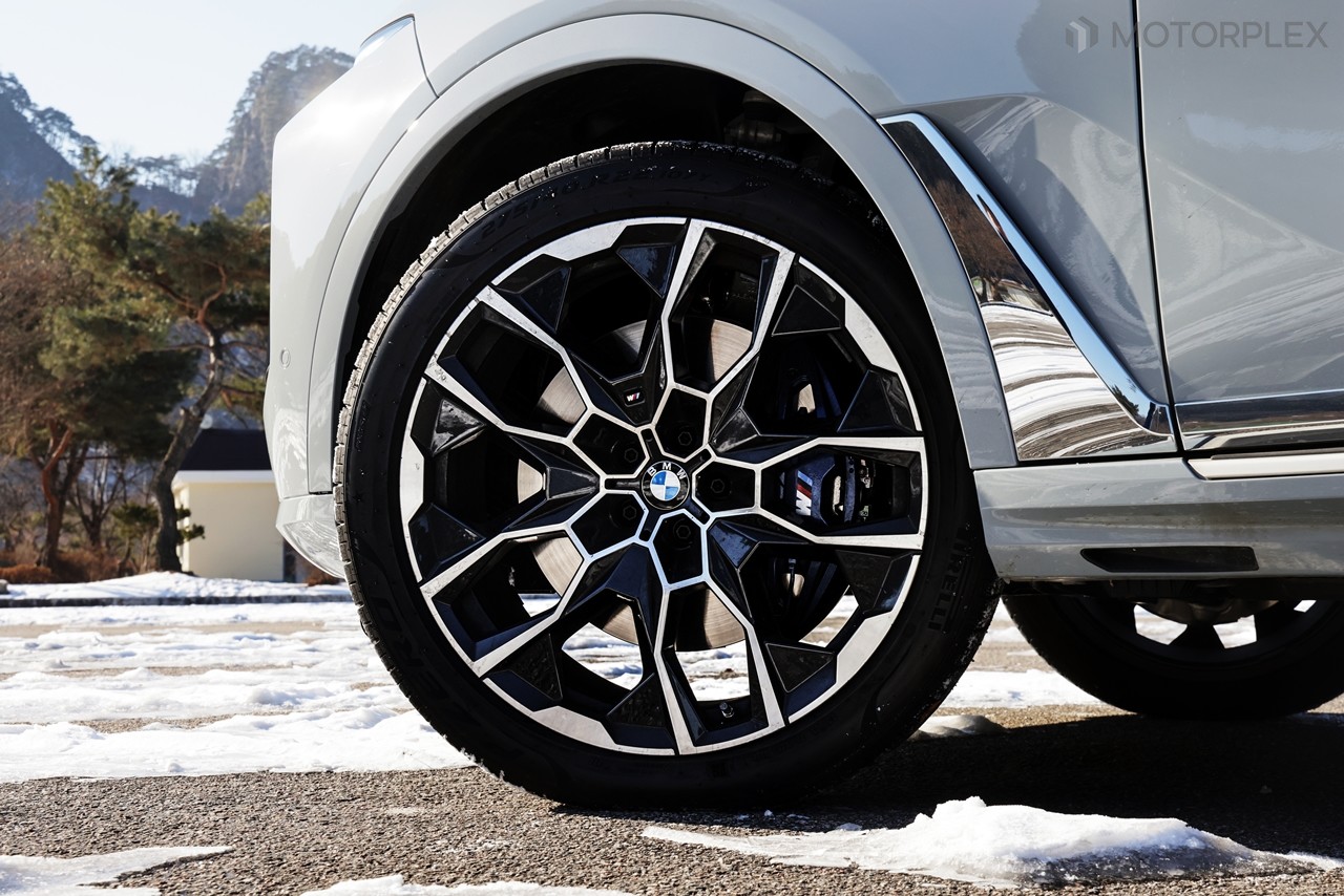 [모플시승] SUV가 발휘하는 최상의 만족감, BMW X7 40d