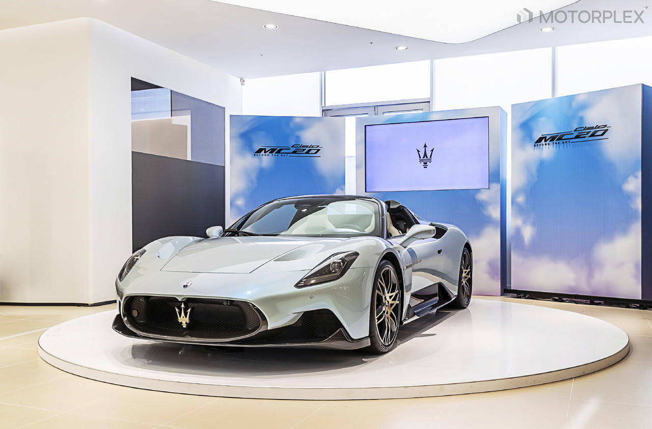 마세라티 MC20 첼로 국내 론칭... ‘뚜껑 열고 시속 320km’