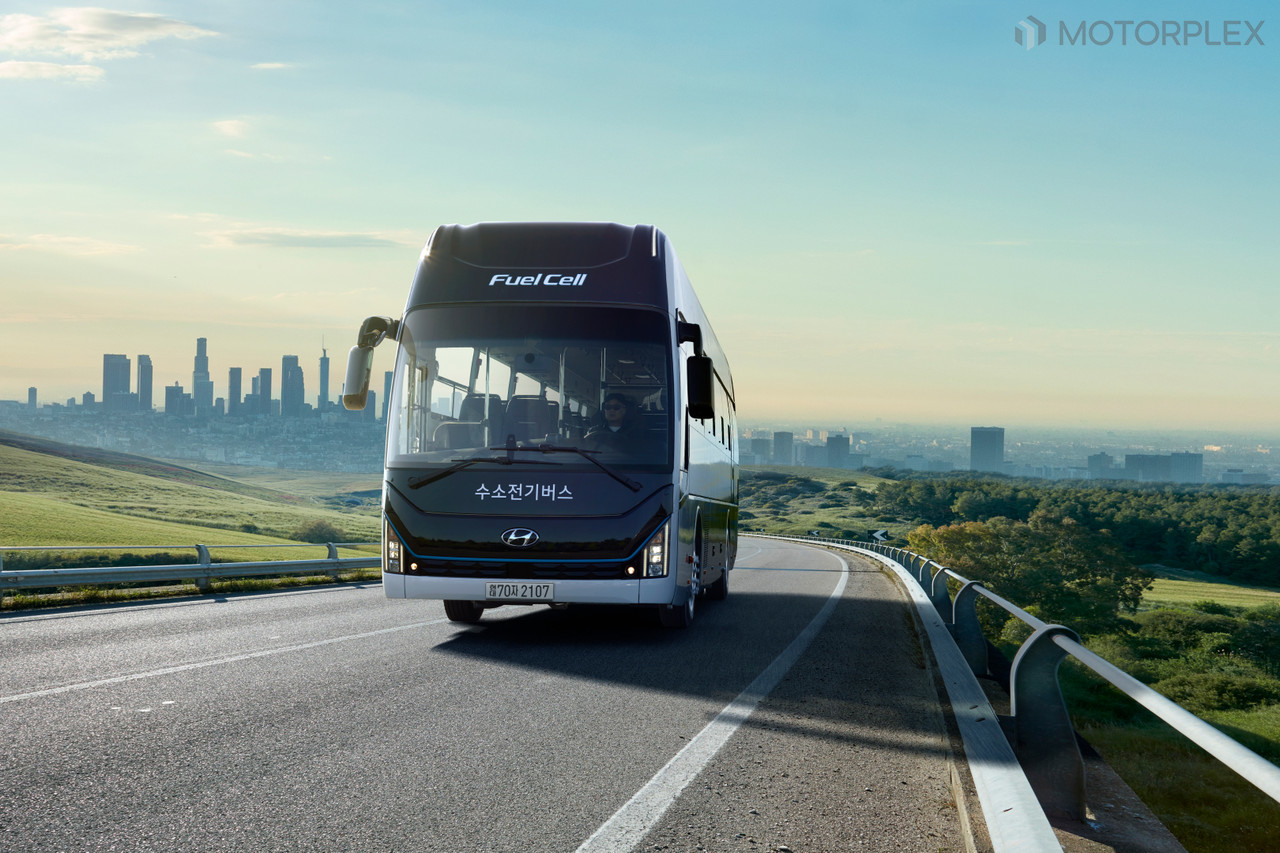 현대차, ‘유니버스 수소전기버스’ 출시...최대 635km 주행