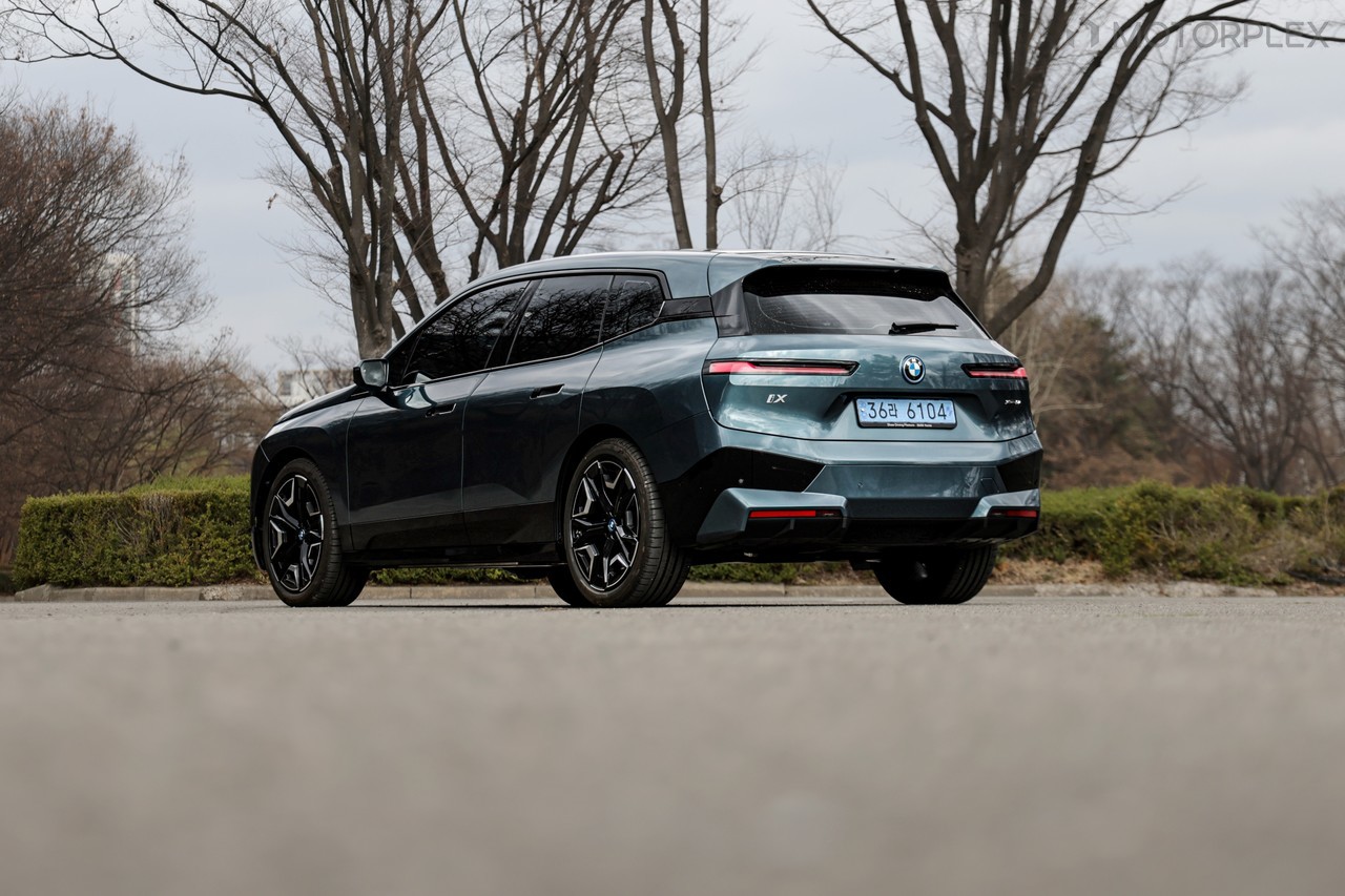 [모플시승] BMW iX xDrive 50, '미래를 담은 그릇’