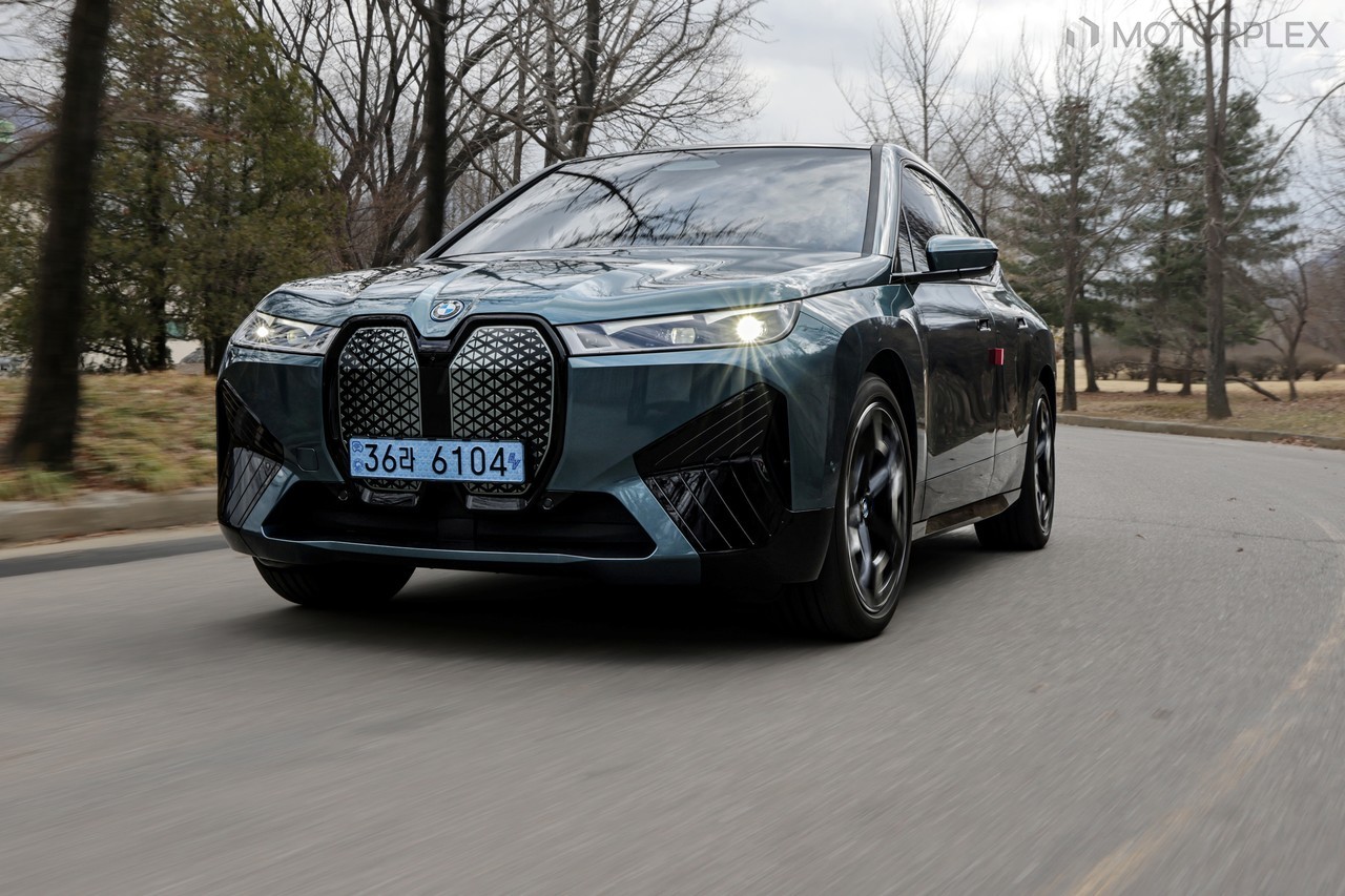 [모플시승] BMW iX xDrive 50, '미래를 담은 그릇’