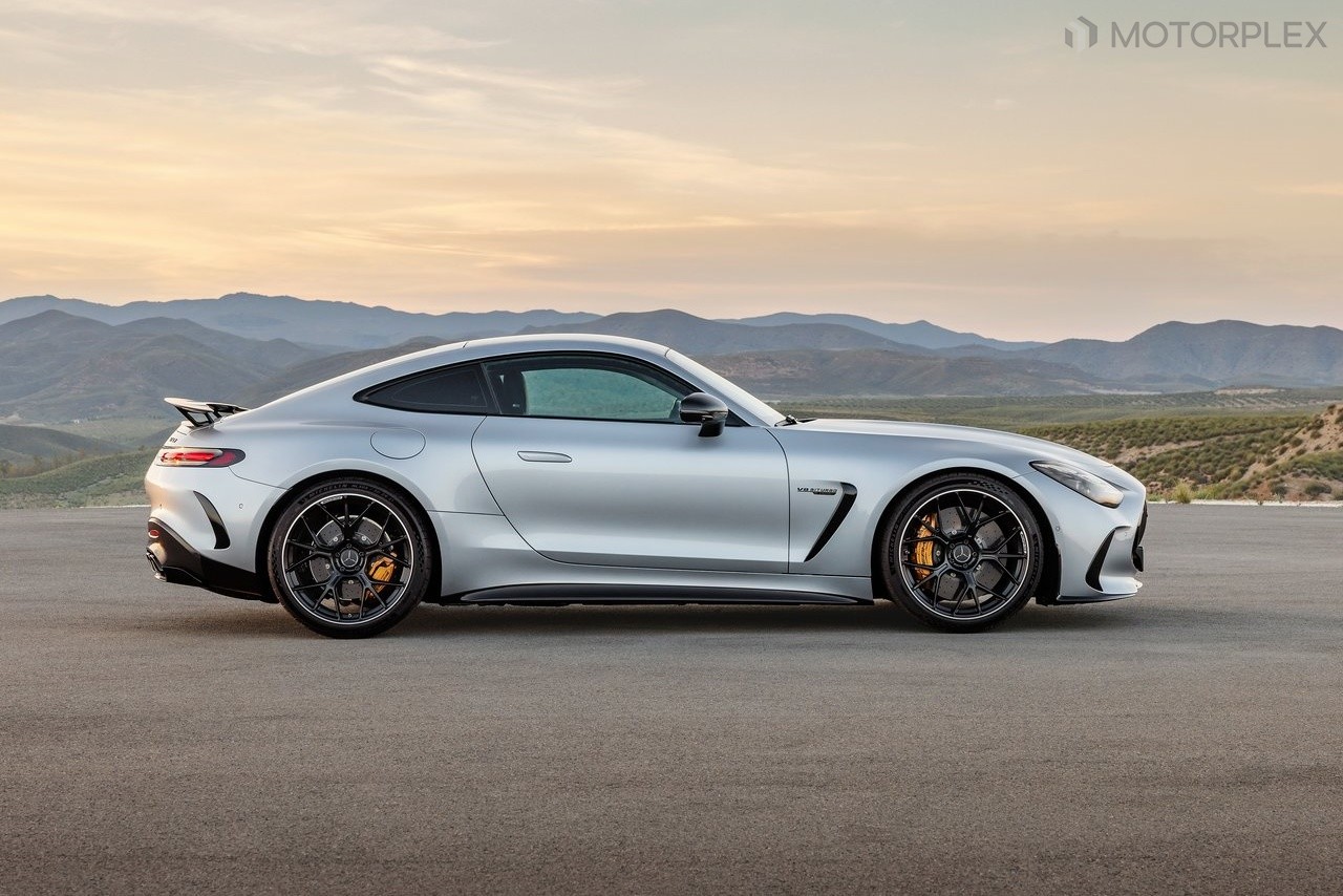 벤츠 신형 AMG GT 공개, ‘V8, 577마력, AWD탑재’