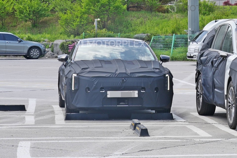 기아 K8, 국내 휴게소에서 포착 '날 것 그대로'