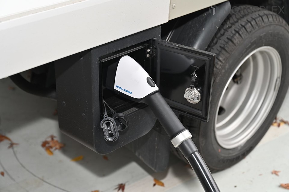 [모플시승] BYD T4K, 중국향 1톤 트럭 잠재력 확인해 보니