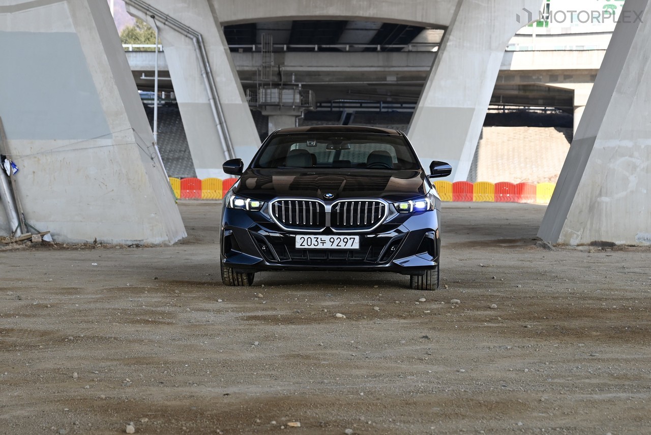 [모플시승] BMW 530i xDrive MSP, ‘주행하는 일상의 즐거움’