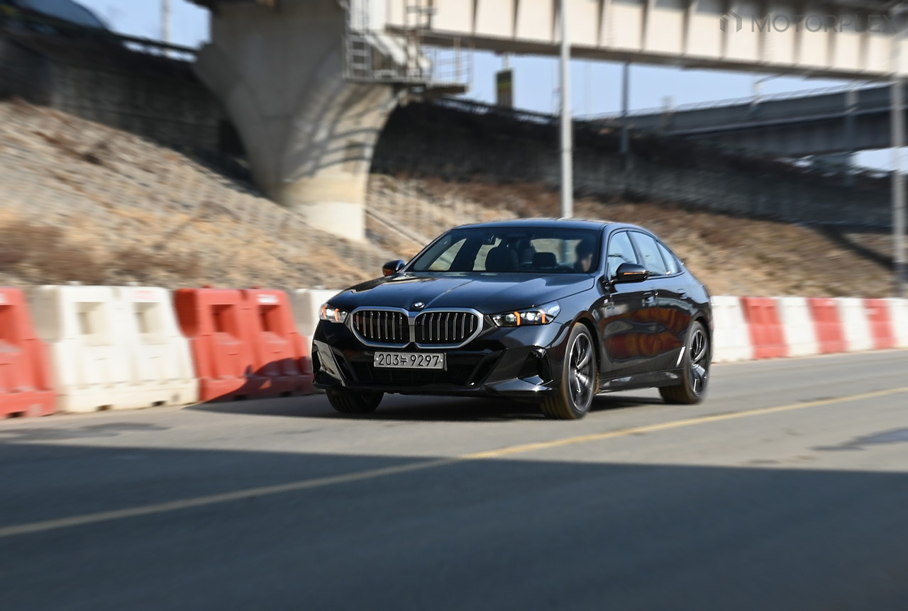 [모플시승] BMW 530i xDrive MSP, ‘주행하는 일상의 즐거움’