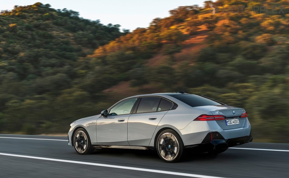 BMW 뉴 i5 xDrive40 국내 출시... 1억 300만원부터